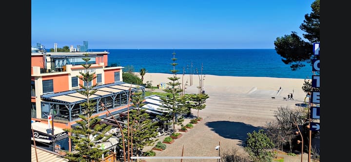 Studio Climatisé 28m², Vue Mer/montagne, Plage 50m - Collioure