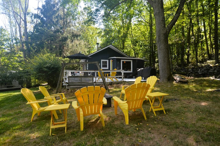 Catskills Deer Cabin Rustic Modern Getaway - Roxbury, NY