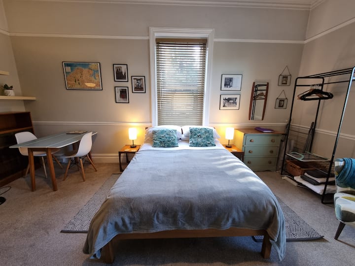 Characterful Studio Near Bournemouth Gardens - Bournemouth