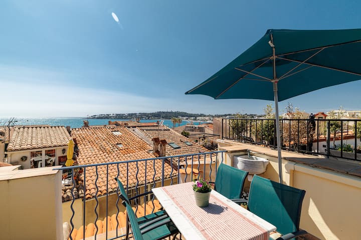 Charming Old Town Sea View 2br Home - Antibes