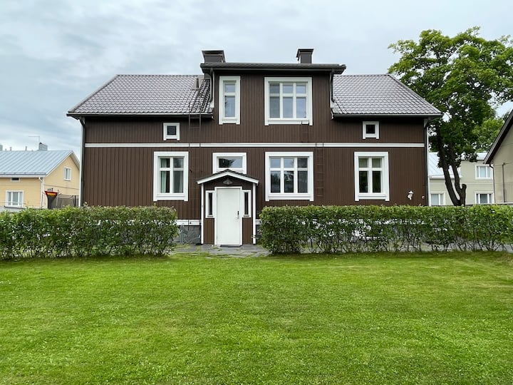 Iso Omakotitalo Porin Keskustan Läheisyydessä - Pori