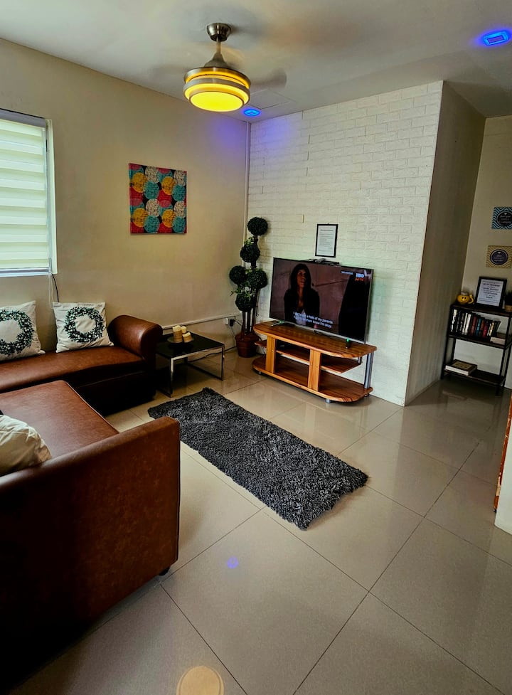 Etc Transient House-cozy 2nd Storey Stay,w/parking - Biñan