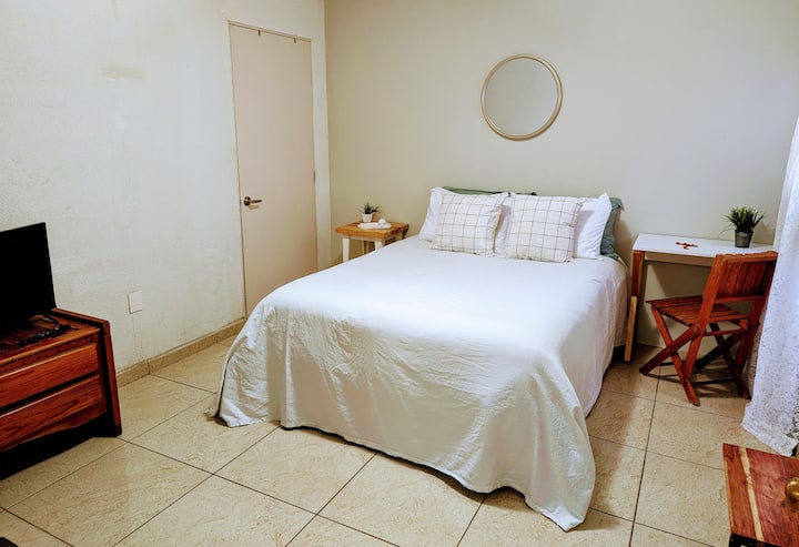 2 Habitacs A/c Entrada Privada/poliforum Martinica - León