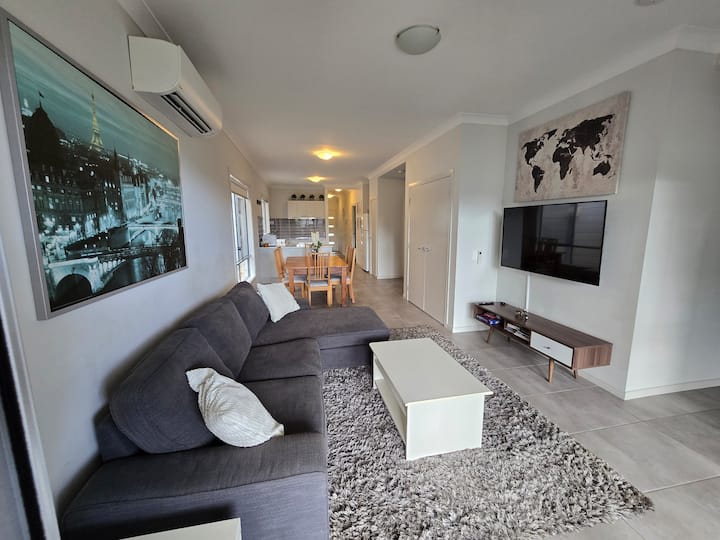 Beautiful New House In Springfield Lakes - Brisbane