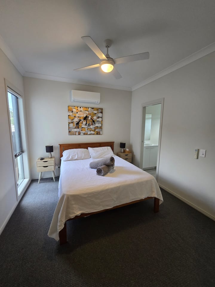 Beautiful New House In Springfield Lakes - Brisbane