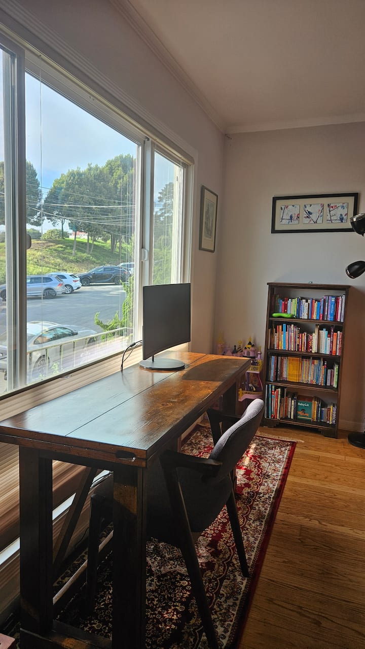 Bright Spacious 2 Bedroom Parkside Free Parking - San Francisco, CA