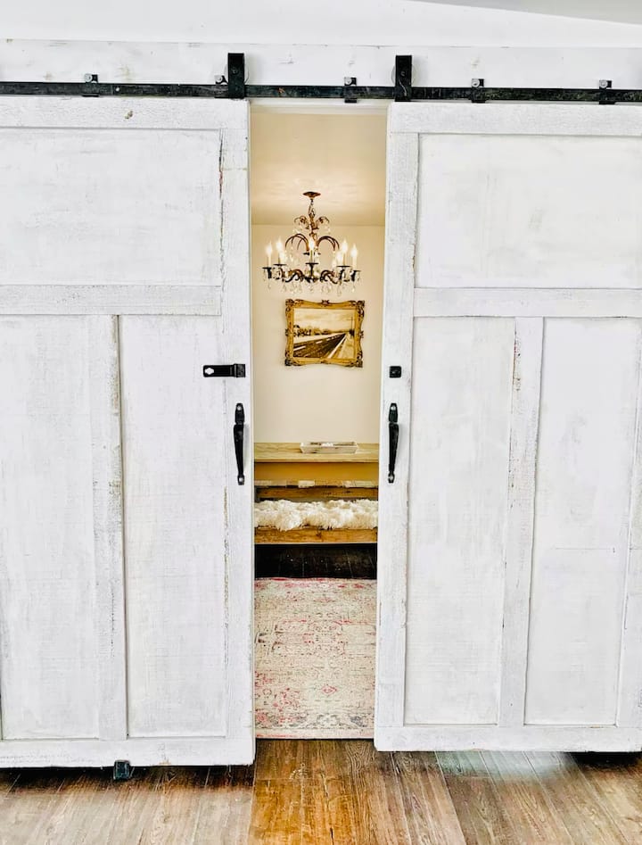 The Pink Bungalow - Joshua Tree National Park