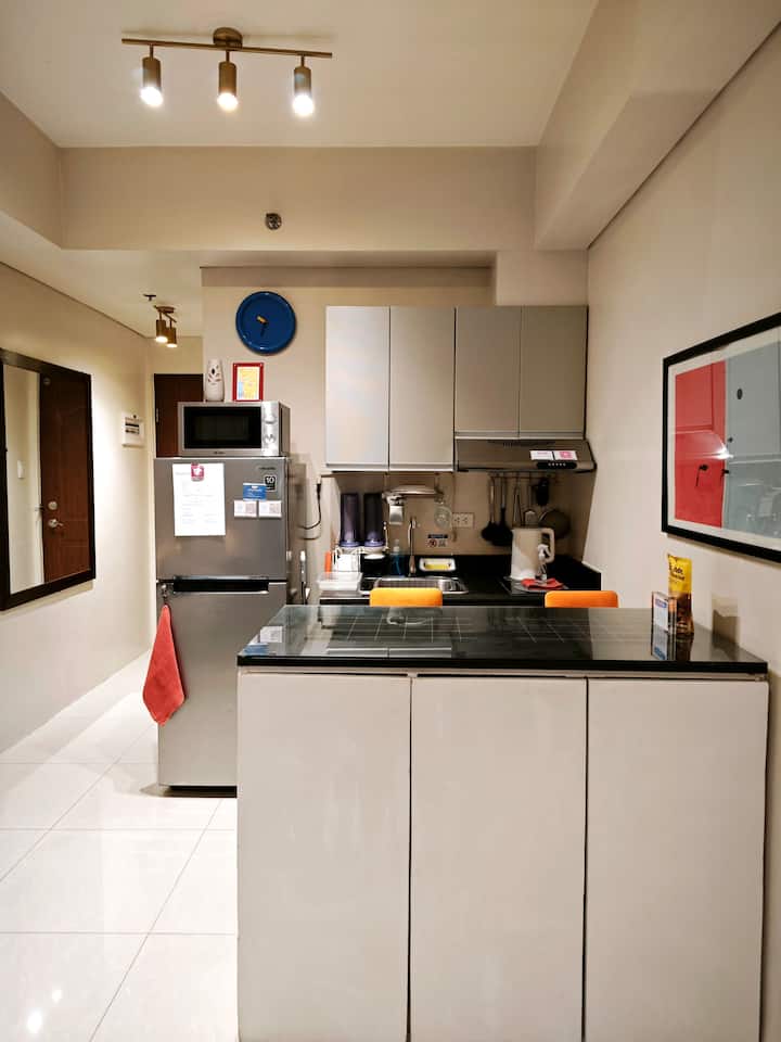 Beside Hip Restaurants & Bars - Taguig