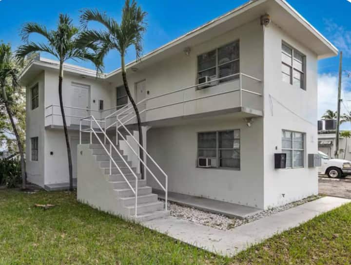 Cozy & Clean, Really Nice Studio Next To Airport - Dania Beach, FL