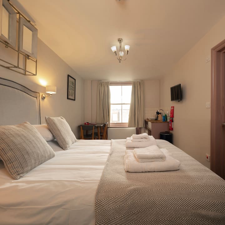 Vivacious Kensington Studio - London