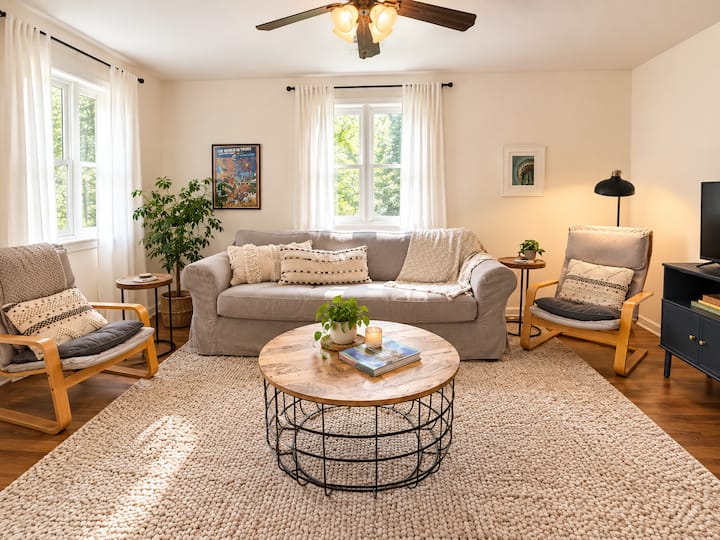 Hideout 5 Min To Downtown W/ King Bed & Driveway - Knoxville, TN