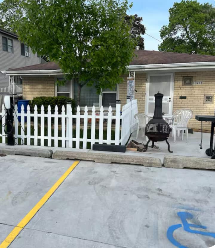 Handicap Accessible Apartment W/level-2 Ev Charger - Riverdale - Chicago