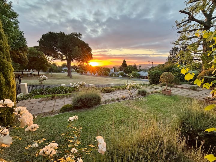 Family Home With Table Mountain View And Pool - Stellenbosch