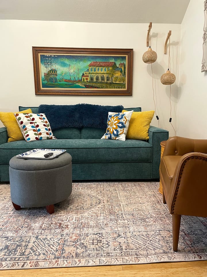 Bright Stylish Quiet Tiny Rock House - Springfield, MO