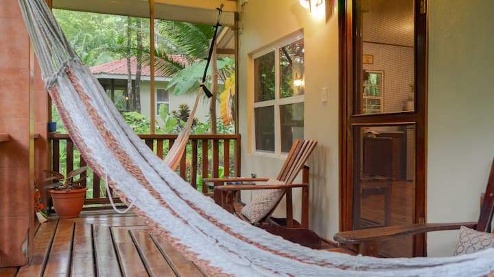 Family Cottage W/ 3beds, Ac & Car Rental Onsite - Belize