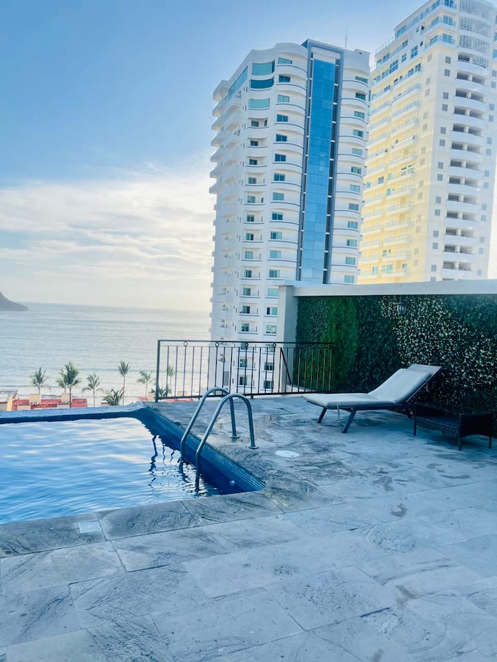 Departamento Con Vista Al Mar En Zona Dorada - Mazatlán