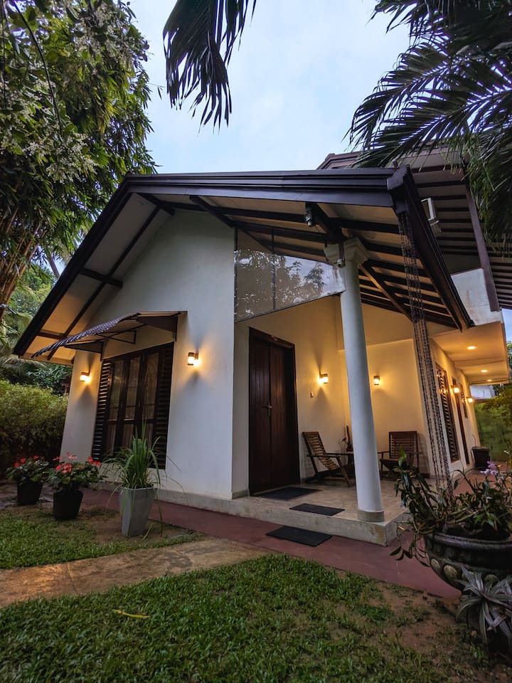 Wood Pigeon Nature Villa - Sri Lanka