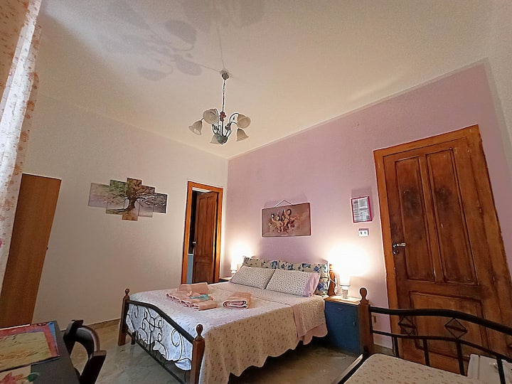 Bnb Près De La Gare, Salle De Bain Dans La Chambre - Agrigento