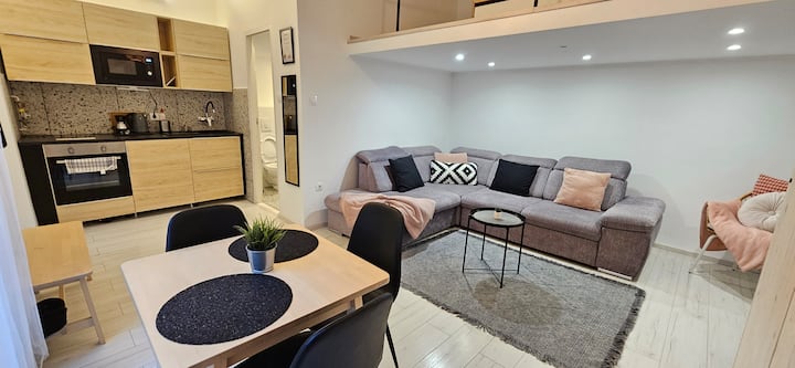 Pink&black Cozy Nordic Duplex Loft&request Parking - Budapest