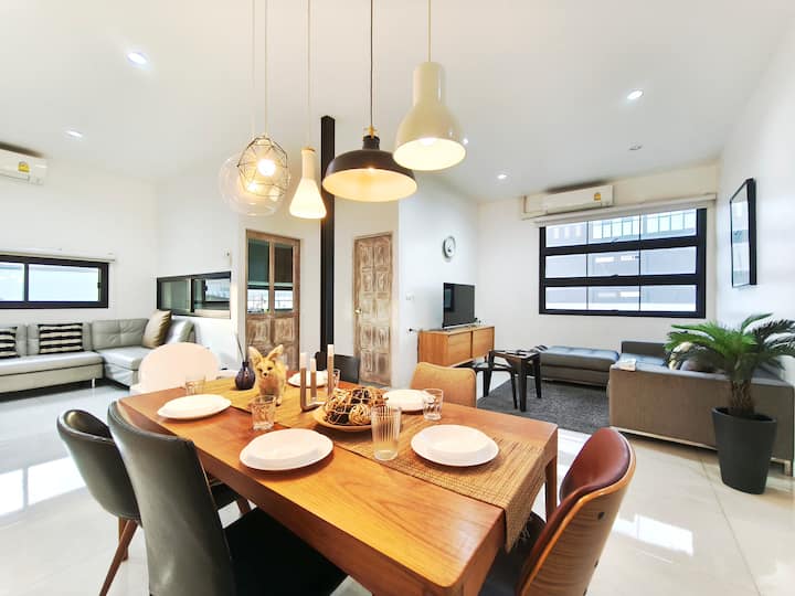 New 7br Entirevilla 11bath,jj Market Mrt/bts 24ppl - Bangkok
