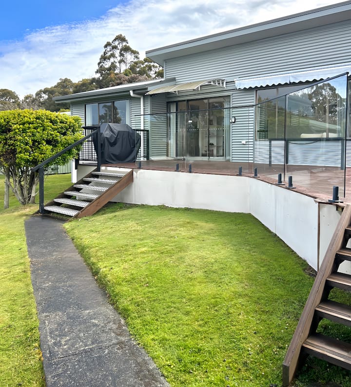 Adventure Bay Family Retreat - Bruny Island