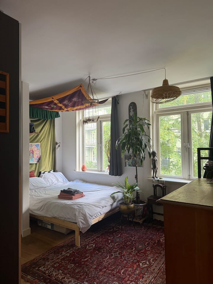 Cosy And Colorful Apartment With Balcony - Diemen