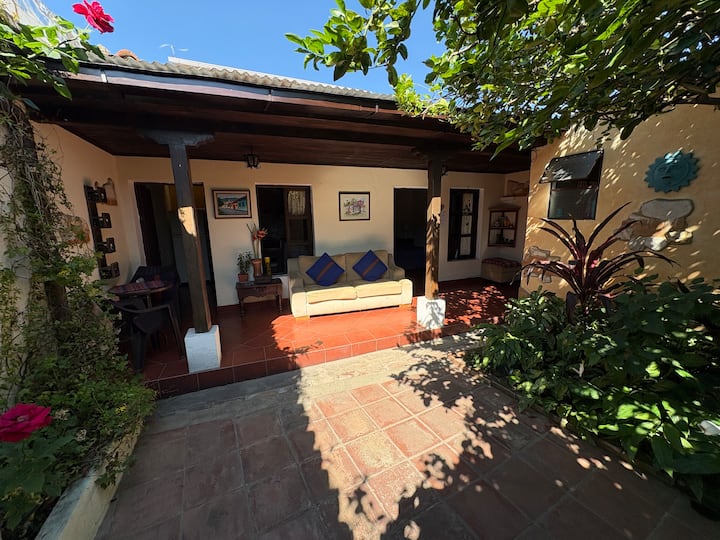 Casita &Jardín A 3 Cuadras Del Parque Central - Guatemala