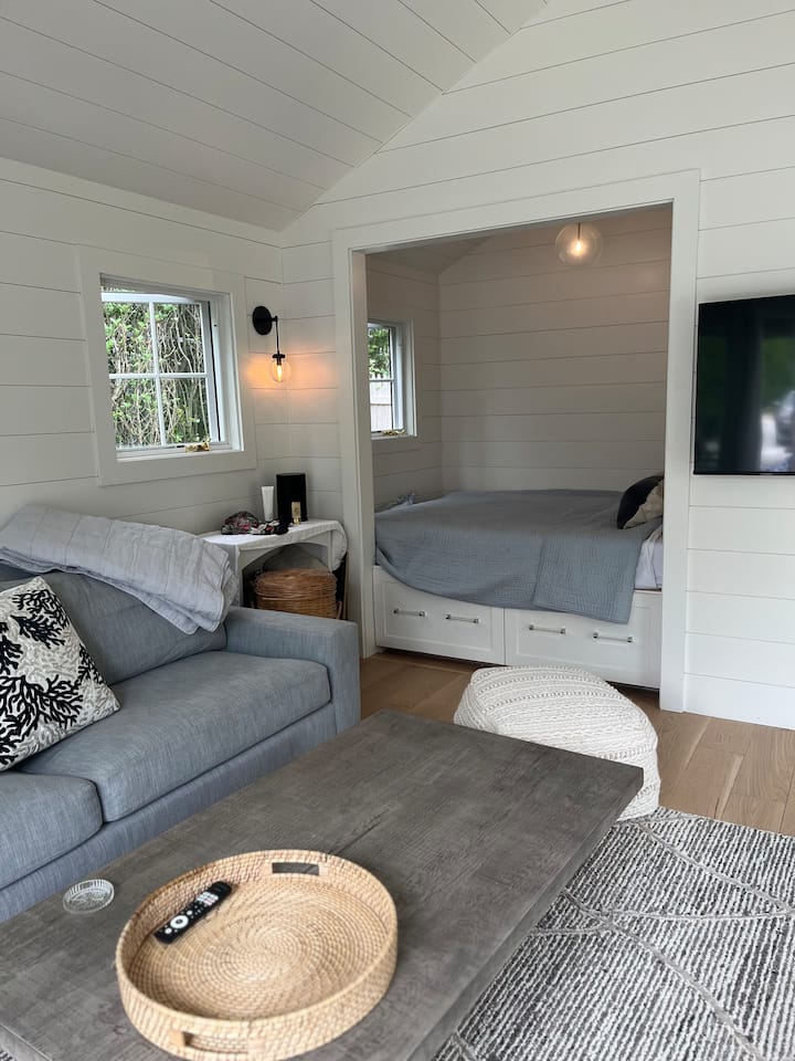 2025 Bonnet Shores Guest House Perfect For Two - Narragansett, RI