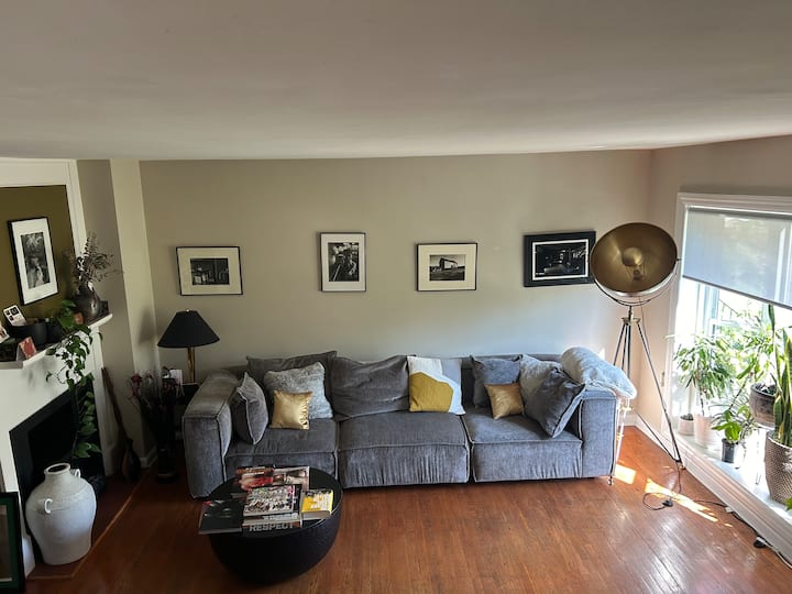 Entire Three-level Home In Belvedere Square - Baltimore, MD