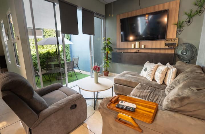 Leli’s Cozy Home#1 A/c Hot Water & Wifi Arizona Ll - Santa Ana