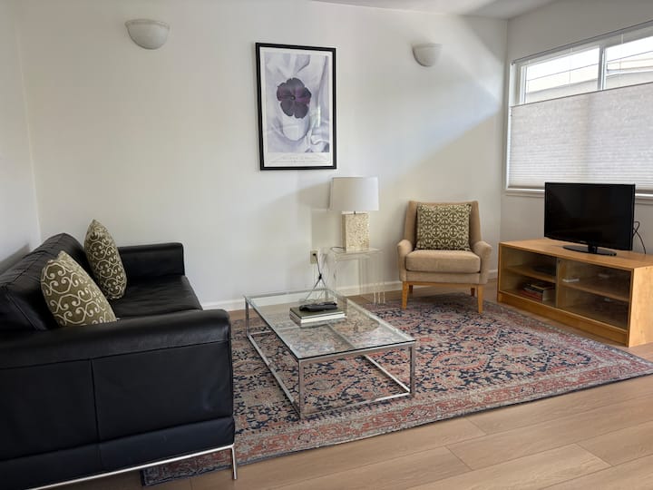 Sunny Spacious 1 Bdrm. Downtown Fairfax - Fairfax, CA