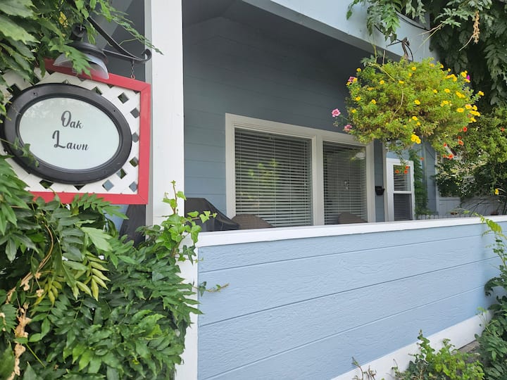 Oak Lawn Cottage - Ashland, OR