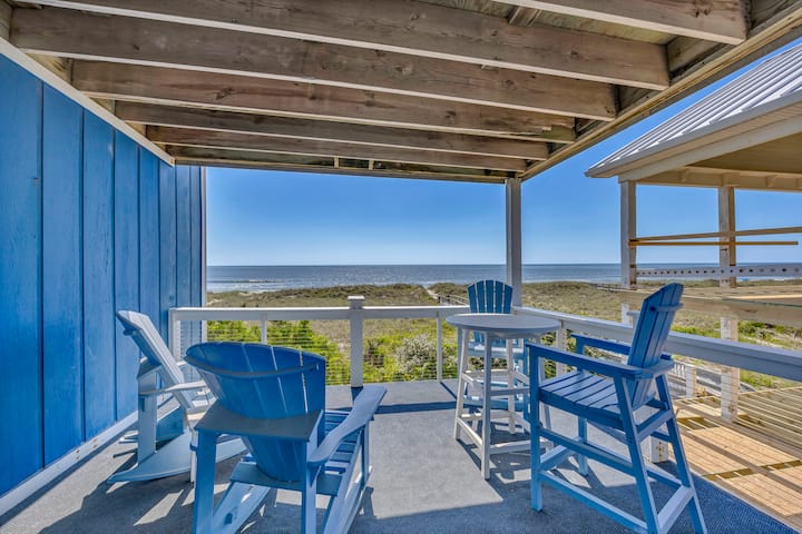Reefs V D2 Oceanfront Condo, Open Floor Plan, - Carolina Beach, NC