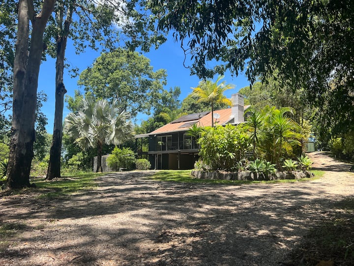 Large Deck, Private Gardens, Spacious Lush Bush - Urunga