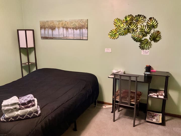 Suite With A Pup + Private Bathroom - Grand Rapids, MI