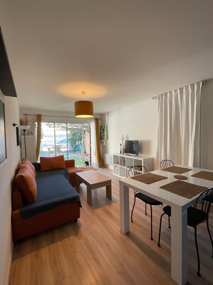 Petit Coin De Provence Au Centre -  Jardin+parking - Hyères