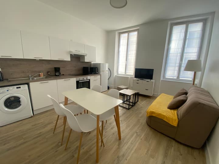 Appartement Centre Historique Avec Parking - La Rochelle
