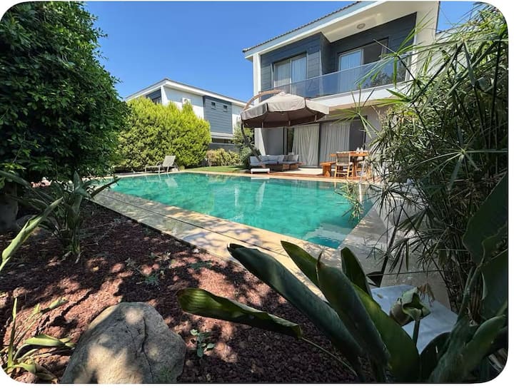 Tescilli-5/özel Sicak Havuz-bahce(3+1) - Alaçatı