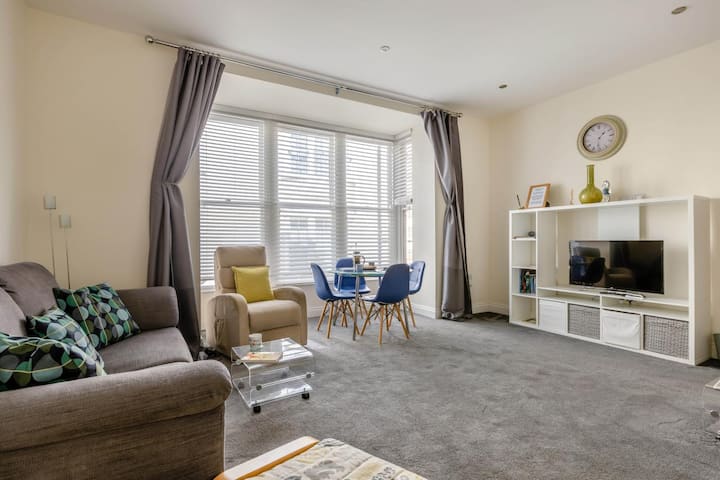 1 Bed In Weymouth (Oc-wy437) - Weymouth