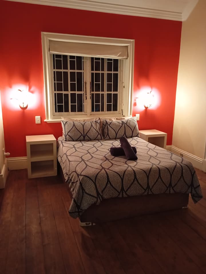 Discount! Peak Season Low Price On Full Apartment. - Cape Town