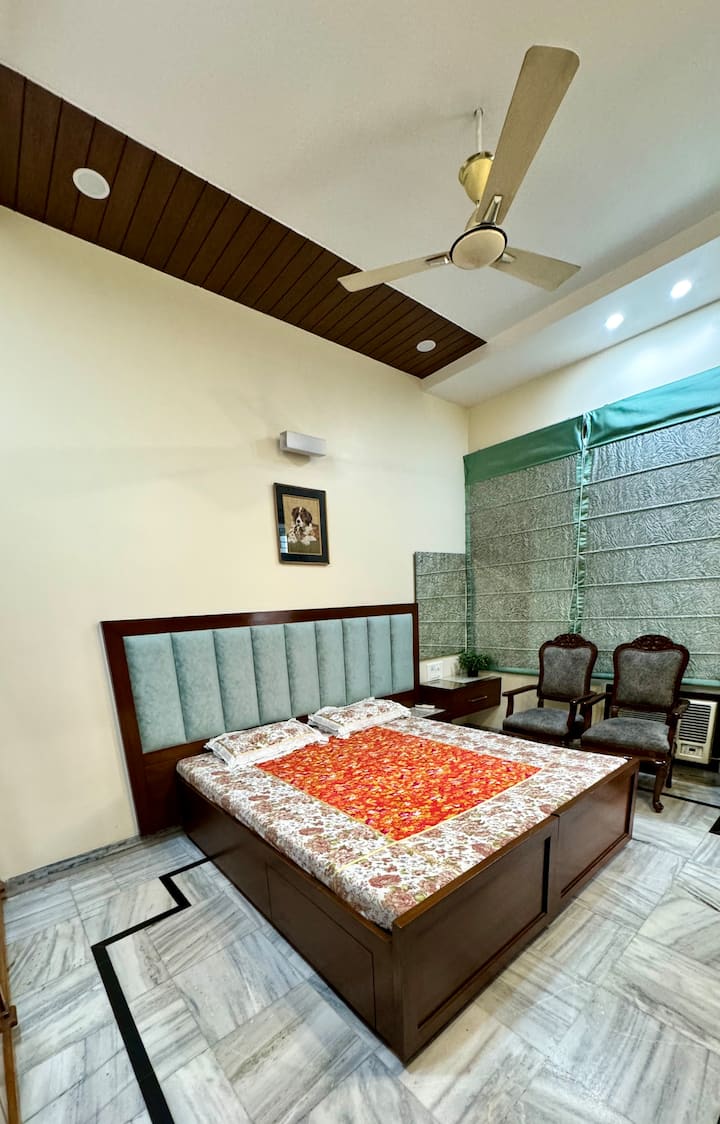 Stylish Ground Floor Room With Private Entrance - Chandigarh