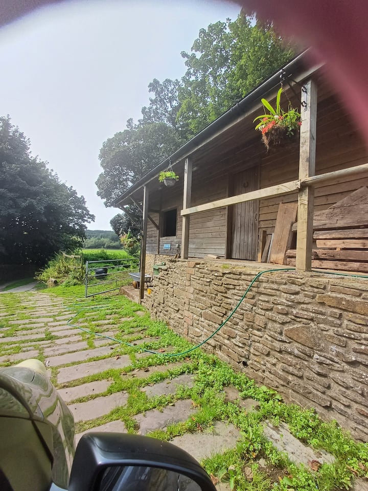 Little Private Hideaway In The Mountains. Cf373np - South Wales