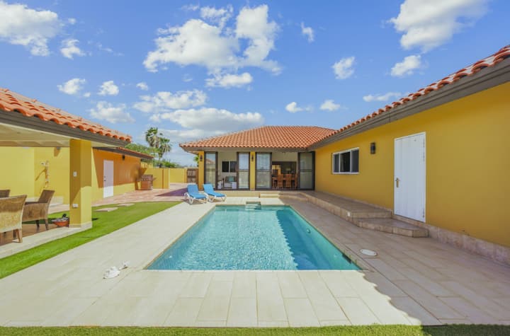 New Island Beach Living*5min>marriot*4 Br Villa* - Aruba