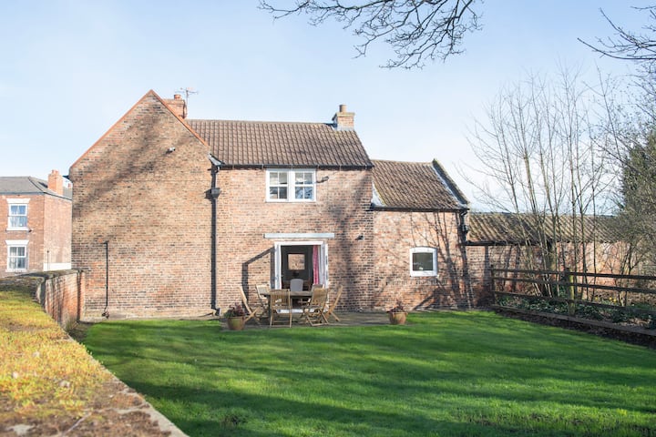 Self-catering Three Bed Parkgate Cottage - Selby