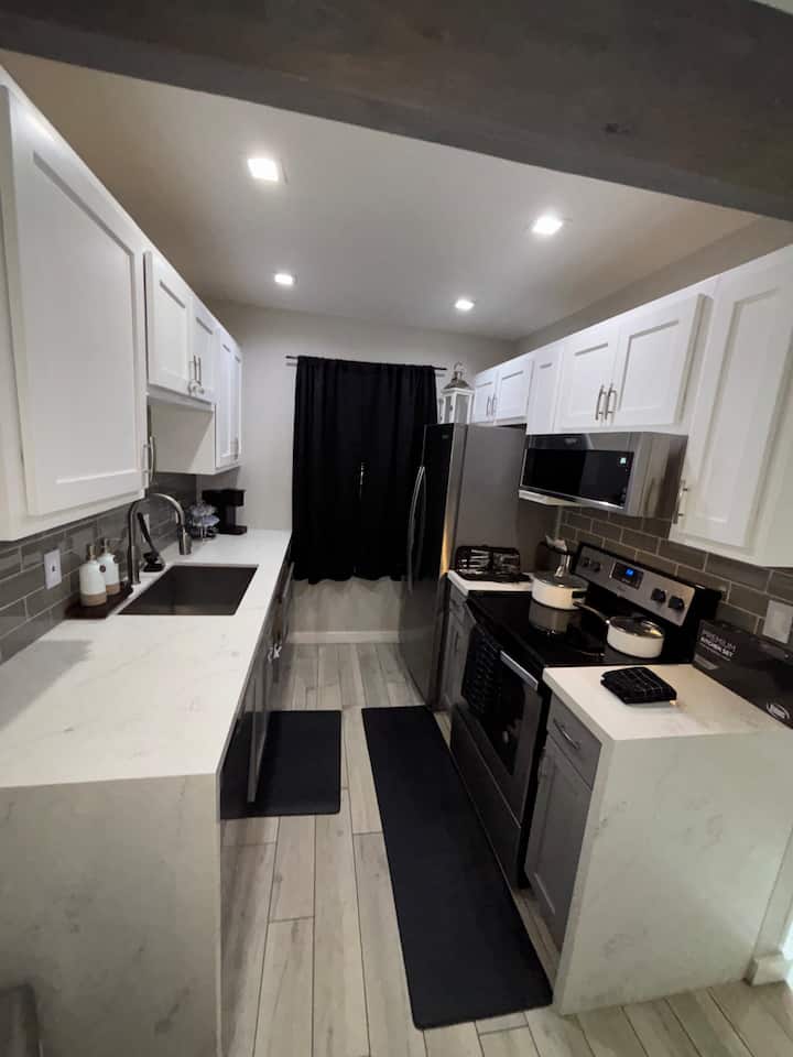 Modern Biltmore Getaway • Near Downtown & Dining - Phoenix