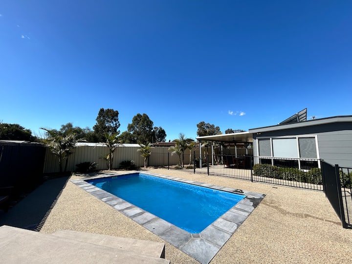 Howe Goods Manners. - Yarrawonga