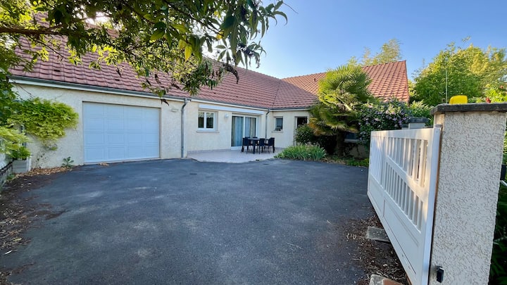 Gîte Chez Delphine Pour 4 Personnes - Ay