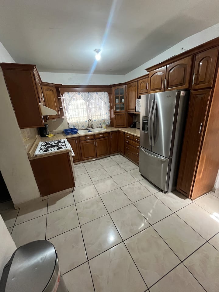 Espaciosa Casa Para Grupos En Colonia Céntrica - Hermosillo