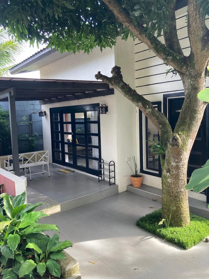 Ken's House (Strictly Up To 7pax, No Pets Allowed) - Tagaytay