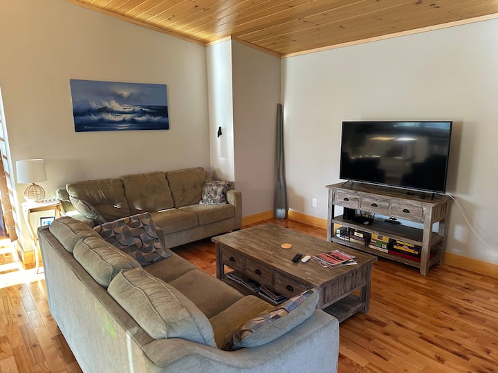 2 Bedroom Apartment In Trenton, Near Acadia - Maine